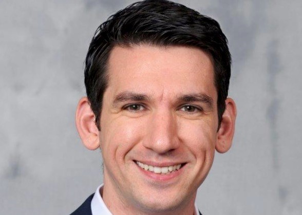 Tony Castricone to follow Bob Rondeau as “Voice of the Huskies ...