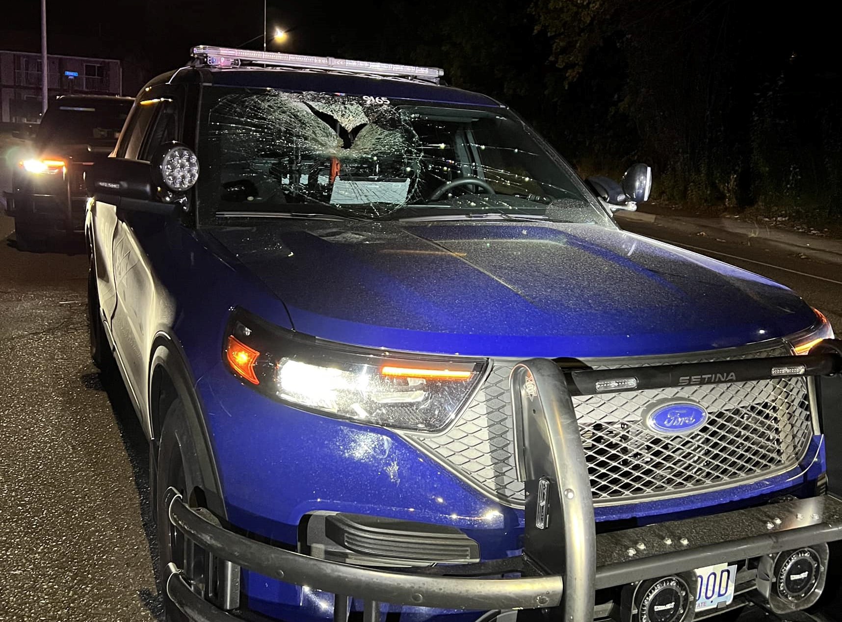 Bellingham man arrested after throwing railroad tie at BPD patrol car ...